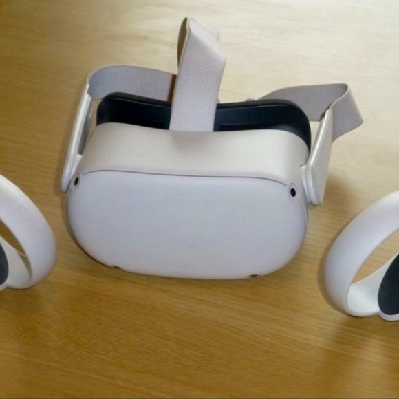 Meta | VR, AR & Accessories | Oculus Quest 2 | Poshmark